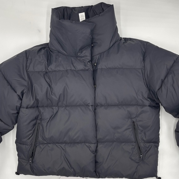 ALO Yoga | Jackets & Coats | Alo Yoga Gold Rush Puffer In Black | Poshmark